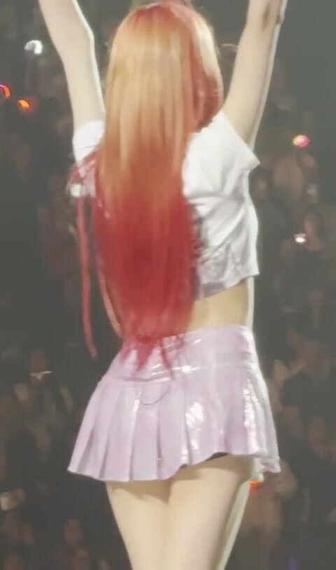 Itzy Yuna And Chaeryeong