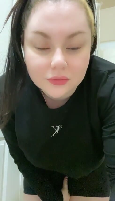 What Do You Think About 5 Feet Tall Chubby Girls